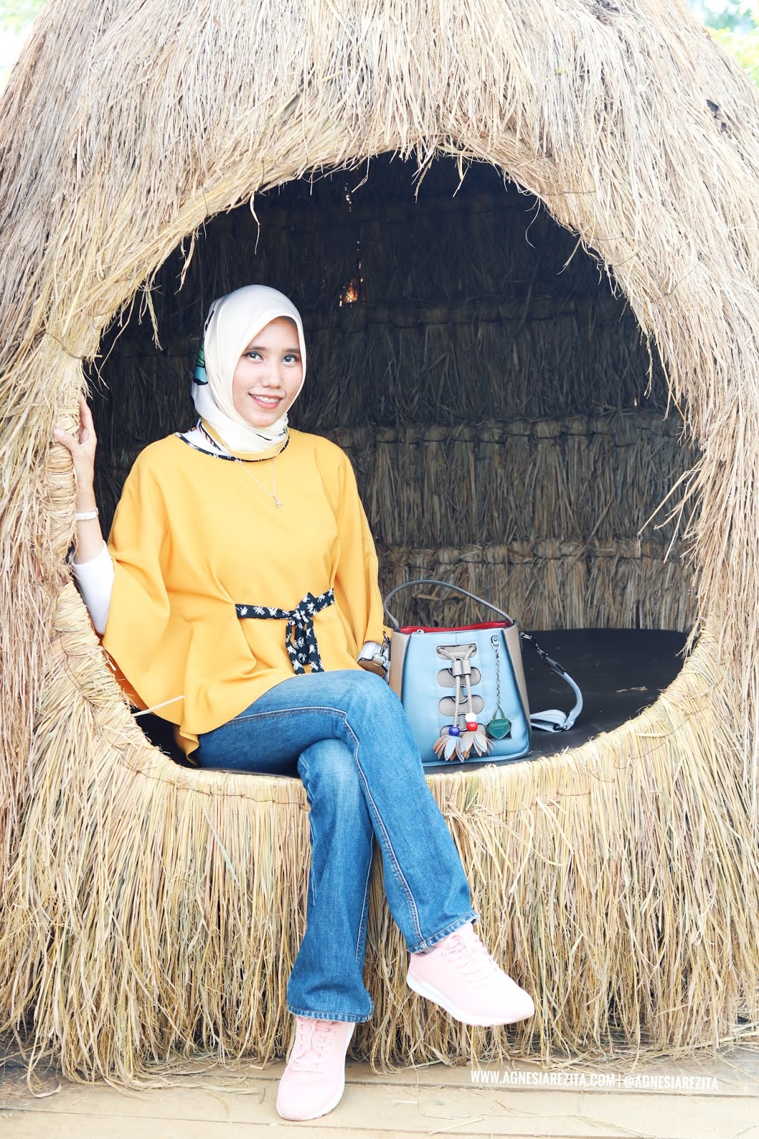 Selfie Gratis di Sun Flower Garden Komplek River Valley Simalingkar ...