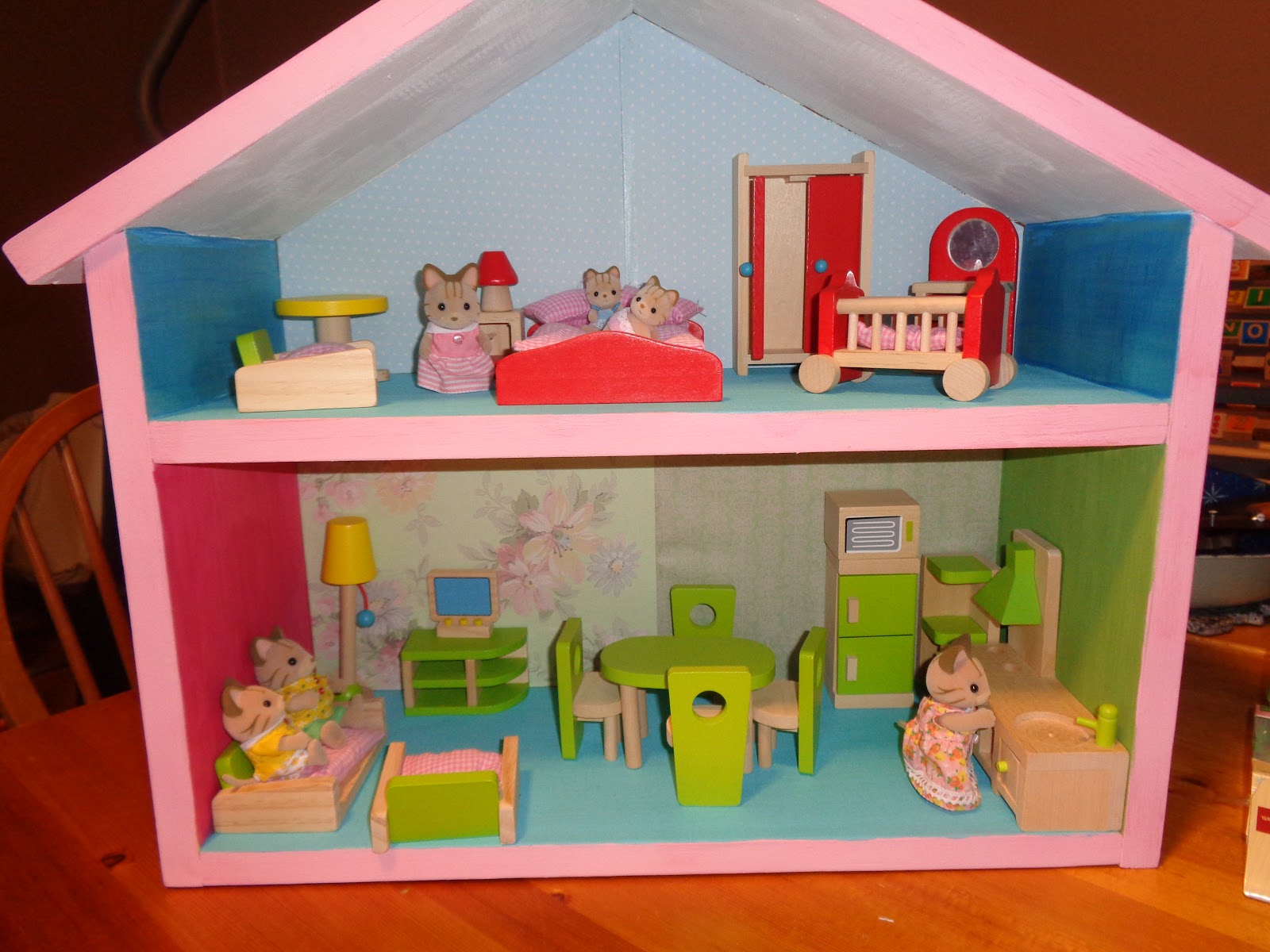 Lifeonthewink: Calico Critters Dollhouse DIY