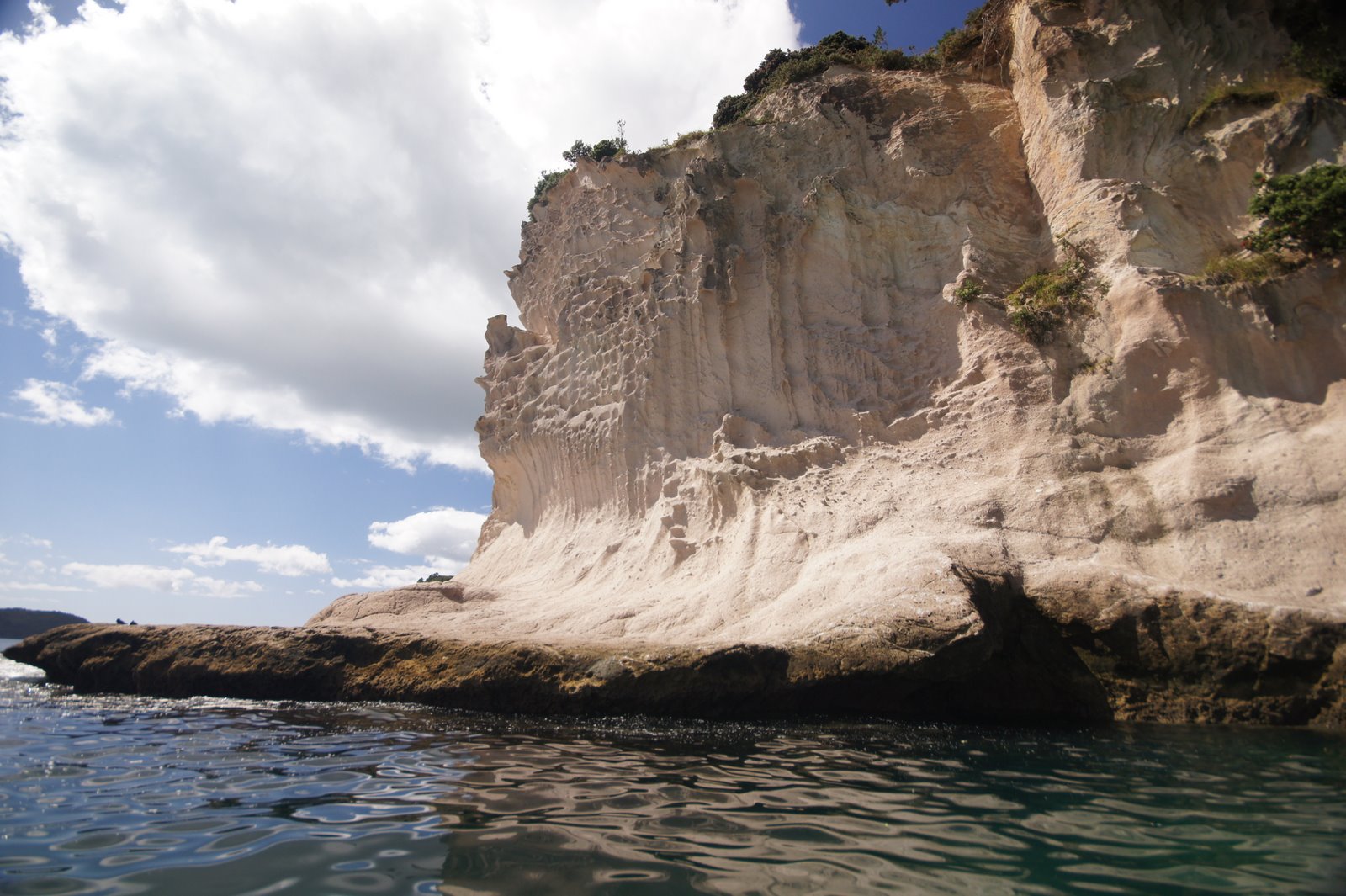 Magi and Sam: Mercury Bay, the beautiful escarpments and famous bays ...
