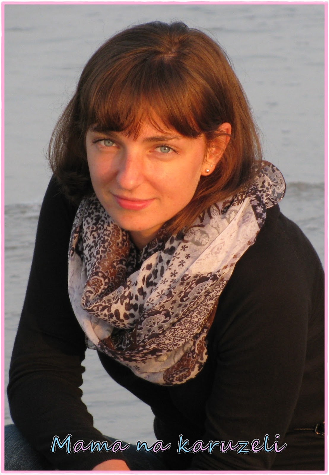 Mama na karuzeli: O nas