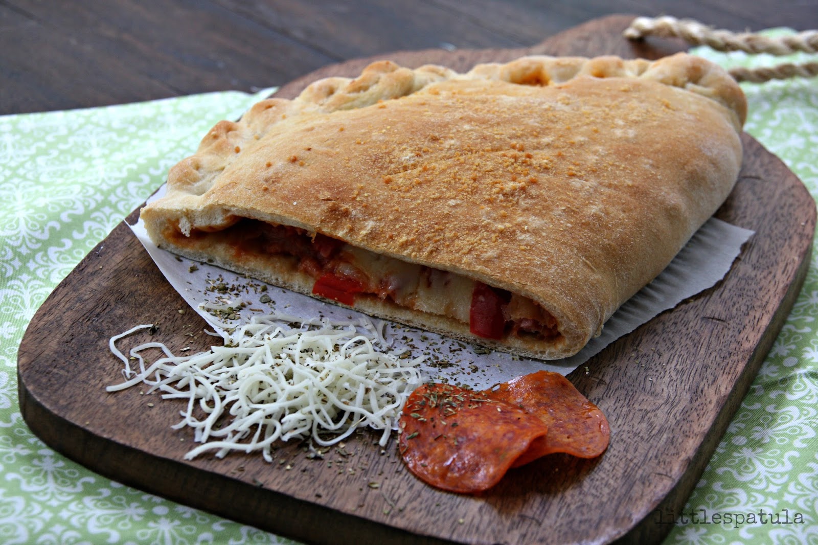 Little Spatula: Calzones