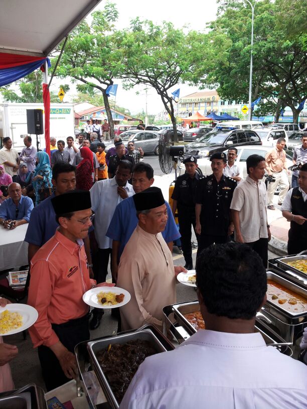 UMBWP photopages: Lawatan Tan Sri Muhyiddin Yassin, Solat Jumaat ...