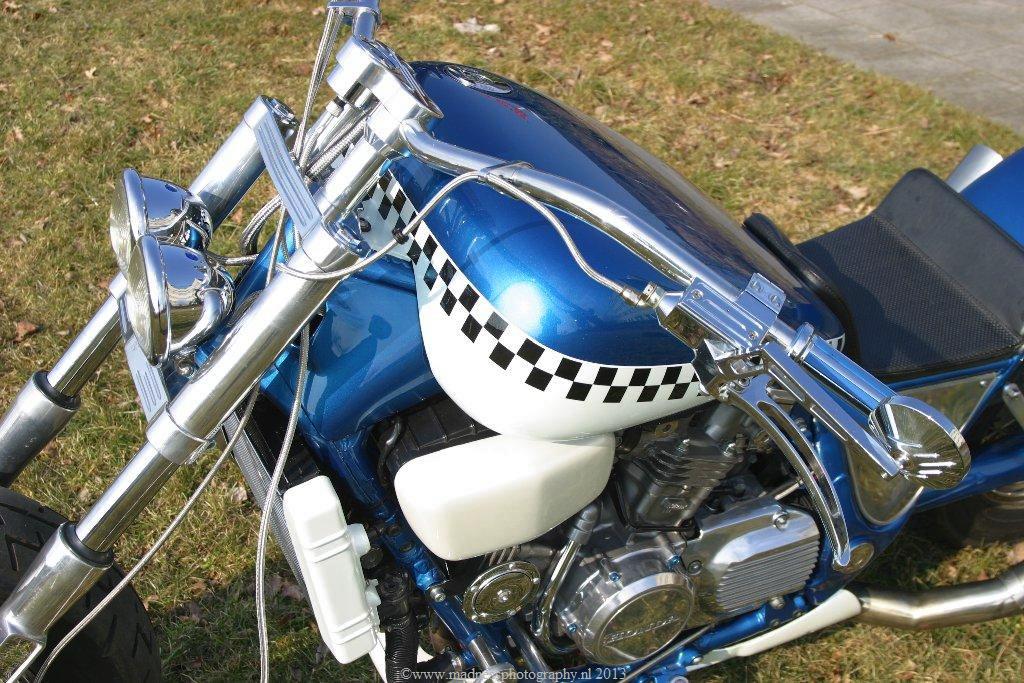 www.CustomBikeShow.com : Blue Super Magna