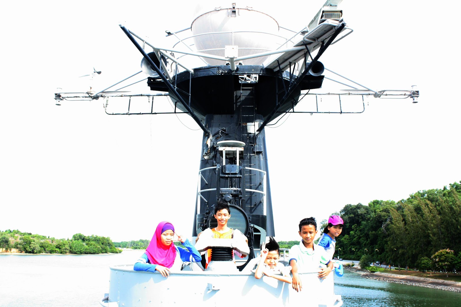 OUR WONDERFUL SIMPLE LIFE: KD Rahmat antara tarikan menarik di Lumut