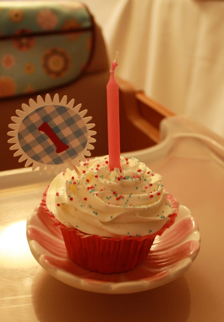 Party Cakes: "Sweet Little Cupcake" 1st Birthday Cake