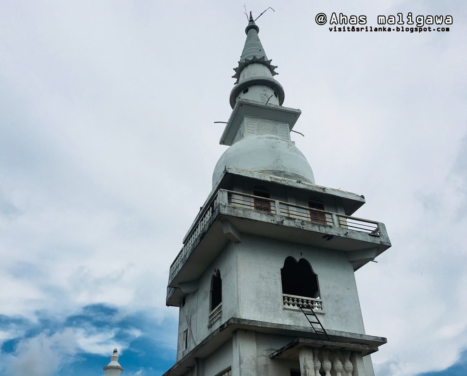 Travelling: Ahas Maligawa - Dimbulagala