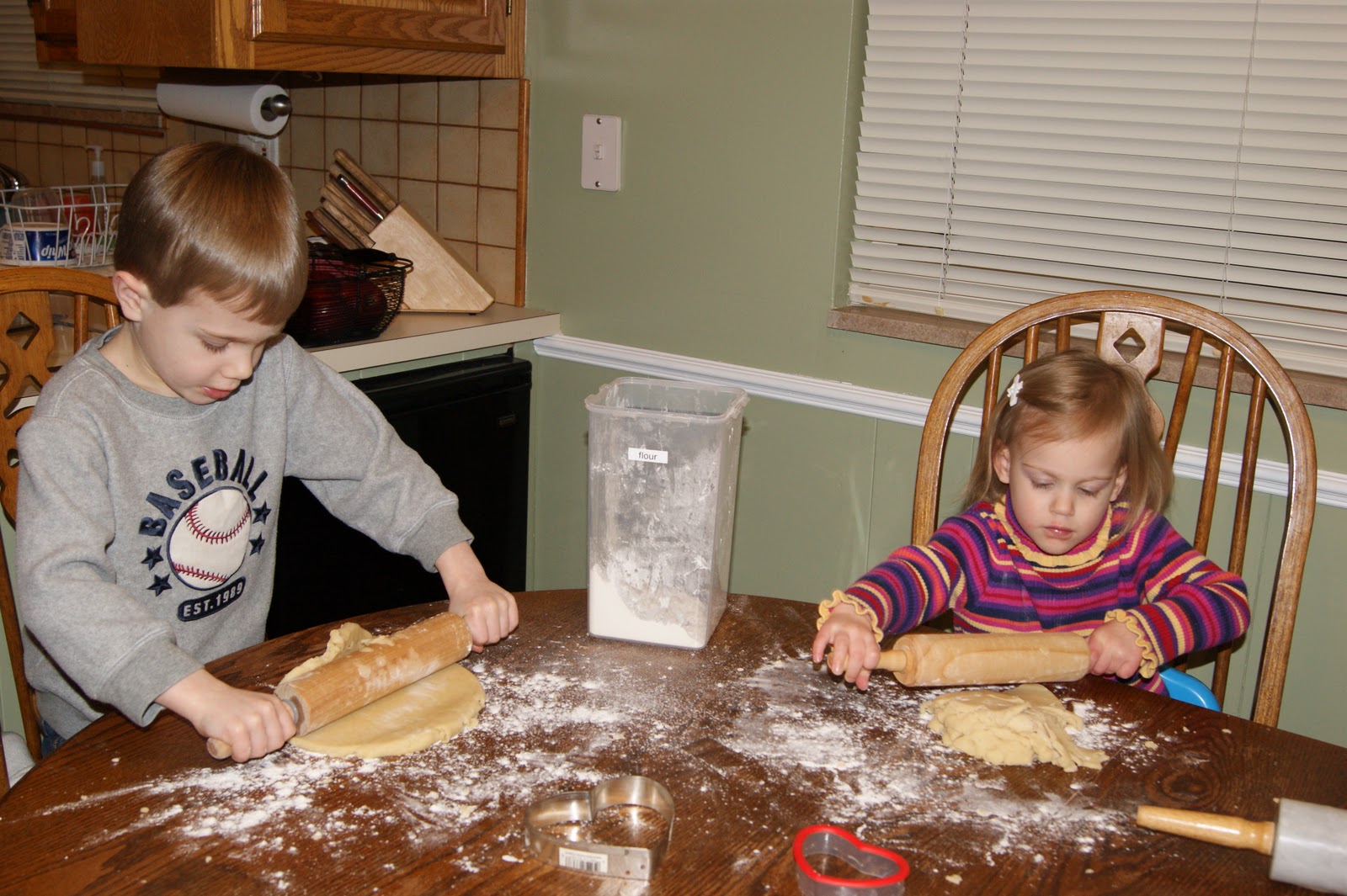Raising Leafs: Tasty Tuesday: Sugar Cookies
