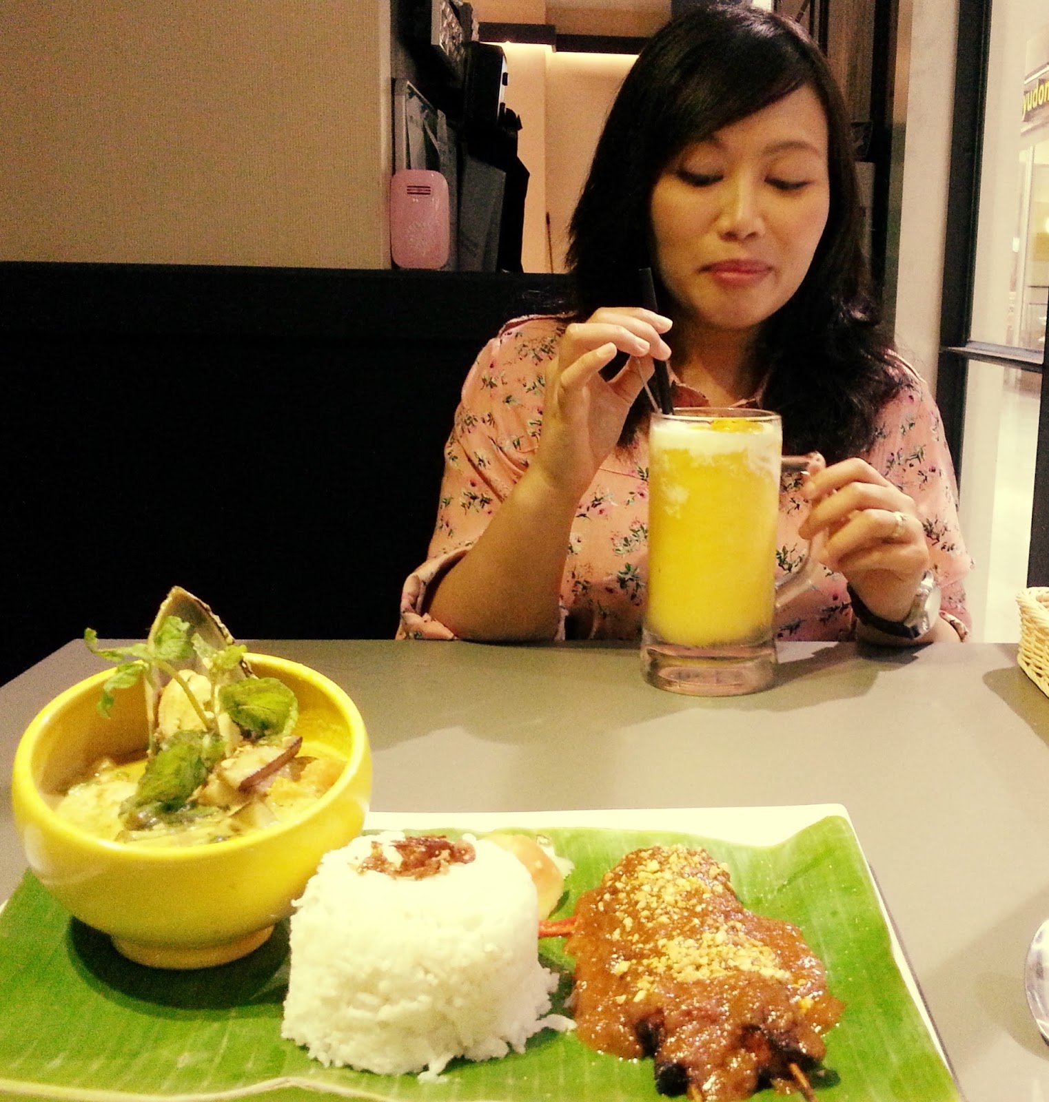 Contengan Rasa ~ Untuk Kita Kita Aje: Row Six Restaurant, Aeon Mall Melaka