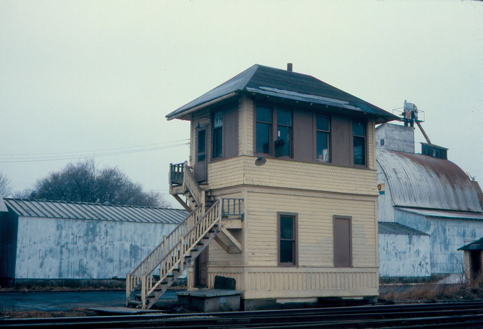 Towns and Nature: Nova, OH: VN Tower: CSX/B&O vs. Aban/PRR/Lorain ...