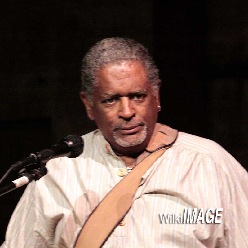 If You See Someone Without A Smile ...: Aug 3, 2013