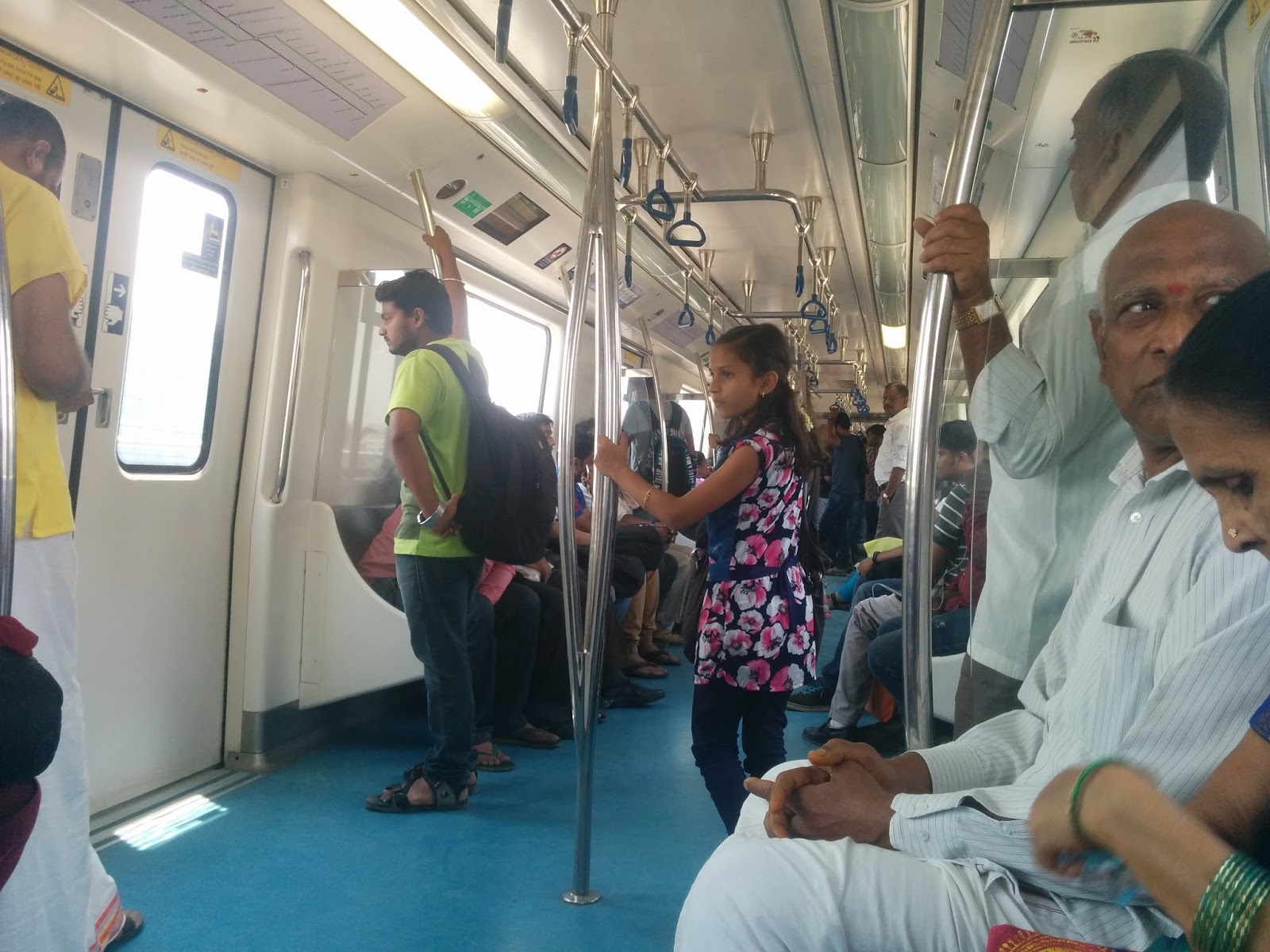 Keep Smiling...............: Namma Metro