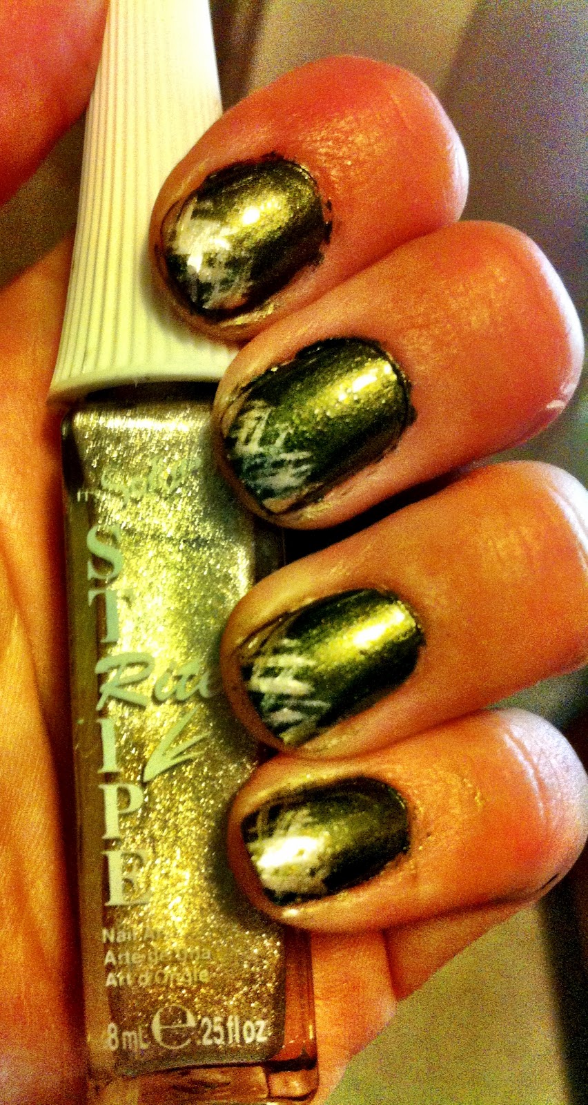 Nail Yourself: Technique: Crosshatched Tips