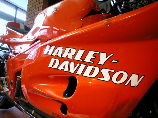 Harley Davidson VR 1000 - Lsr Bikes