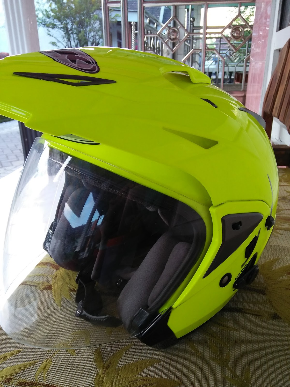 Mr.Arnold19: Review Helm INK T-Max Hijau Fluo ( ijo stabilo ) 2 RASA