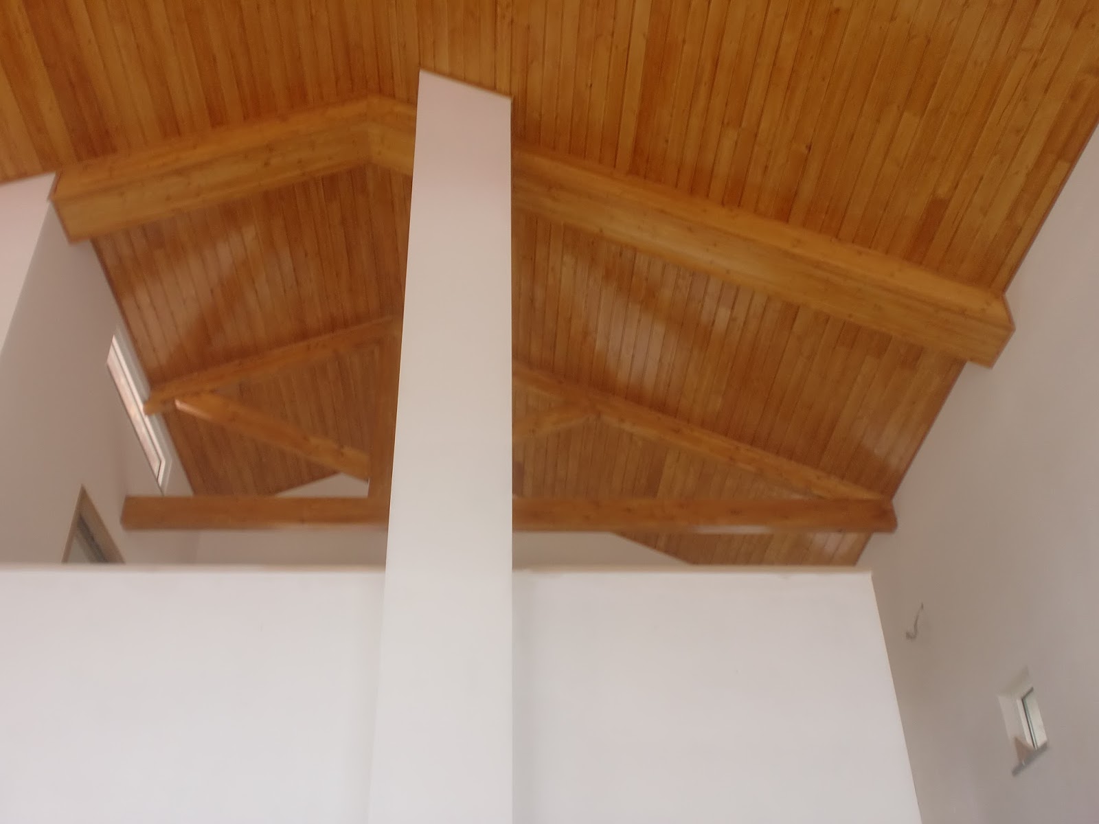 Oficina da Madeira: vigas e tecto falso