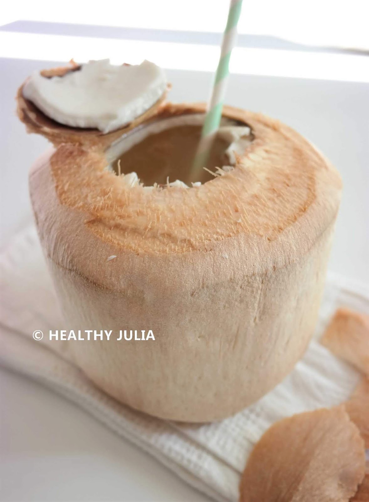 OUVRIR UNE NOIX DE COCO FRAÎCHE - Healthy Julia