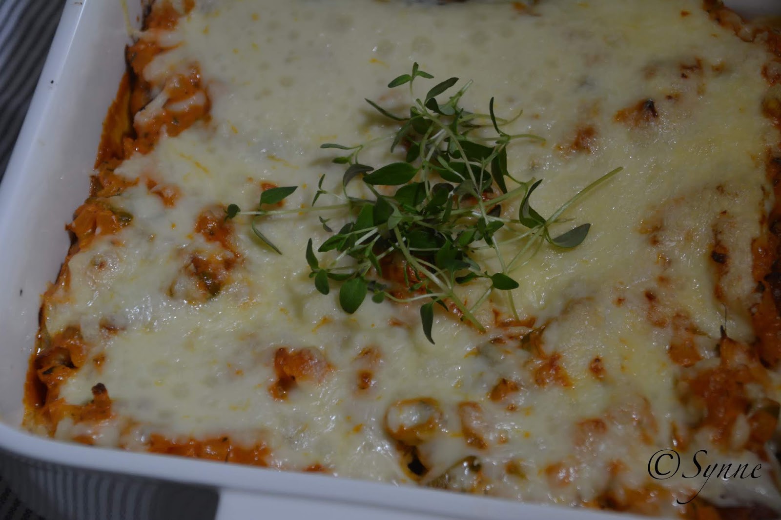 ganske enkelt: Kylling i form med grønnsaker og krydderost