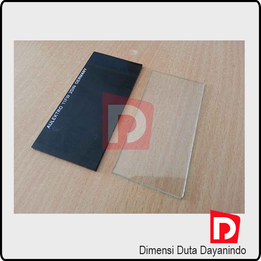 DimensiDutaDayanindo: Kaca Kedok las Hitam dan Putih