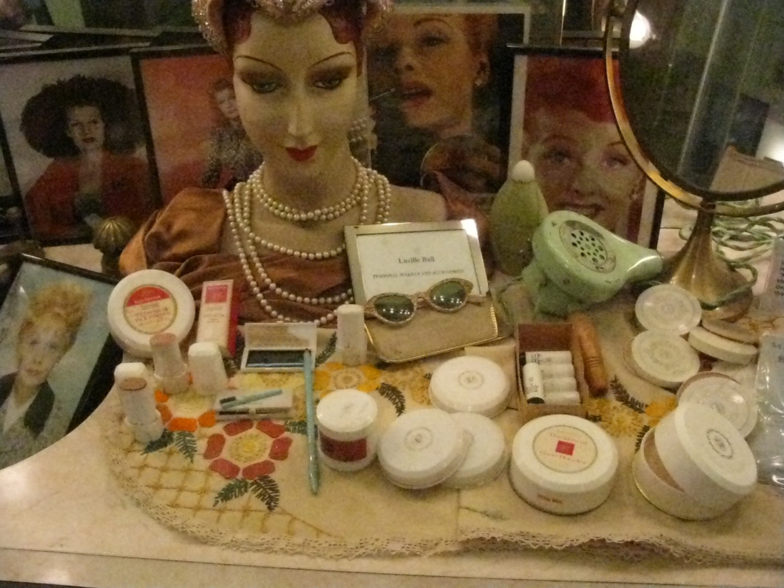 Alton On The Spot: "Max Factor Museum"