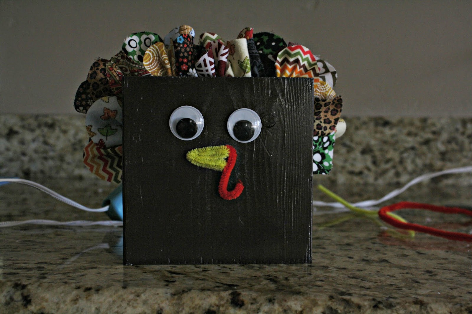 Tada's Kooky Kitchen: Thanksgiving Turkeys-- wooden block craft