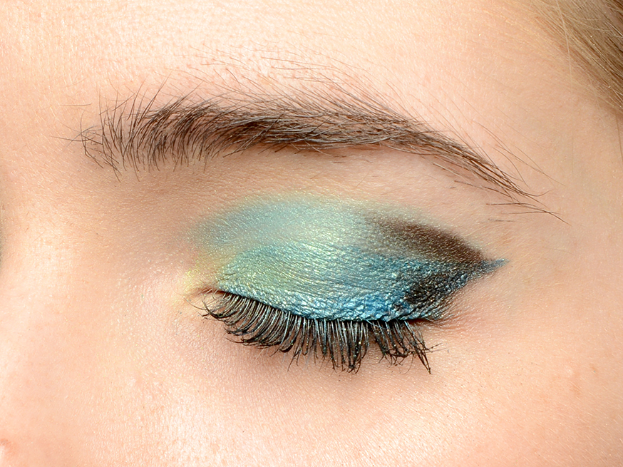 Bisous Darling: Teal Shadow : Tutorial