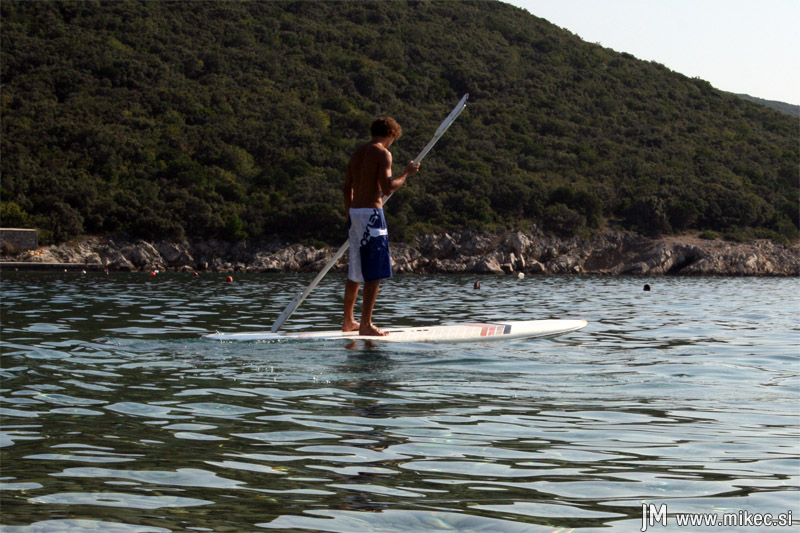Surfanje z veslom oz. stand up paddle surfing (SUP) | Mikec Blog