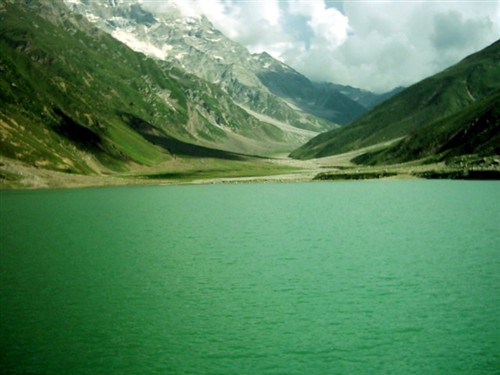 World Beautifull Places: beautiful places jheel saif ul malook pakistan