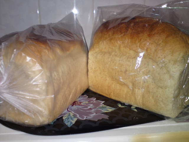 Cooking Pleasure: My Daily Home-baked Bread Loaf [Wholemeal]