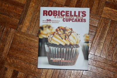 Julie Bakes: Robicelli's: A Love Story with Cupcakes cookbook