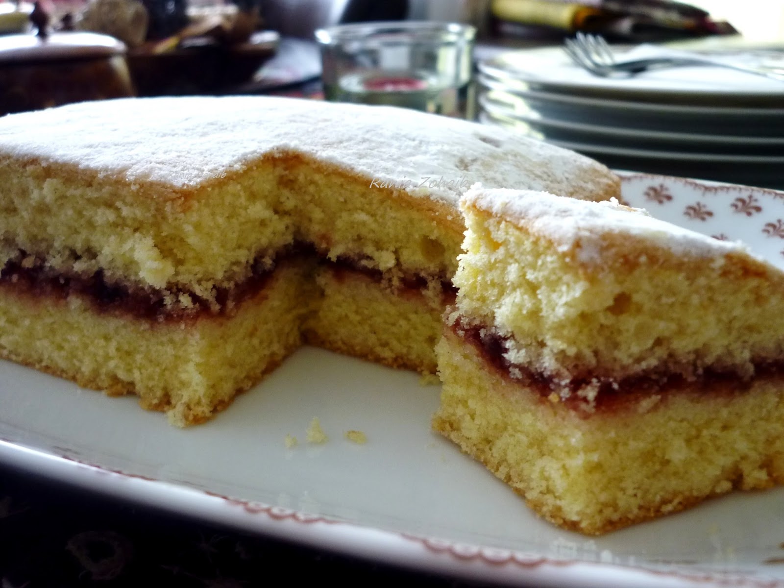Rania @ Work with sugar'n spice: “Victoria Sponge Cake”