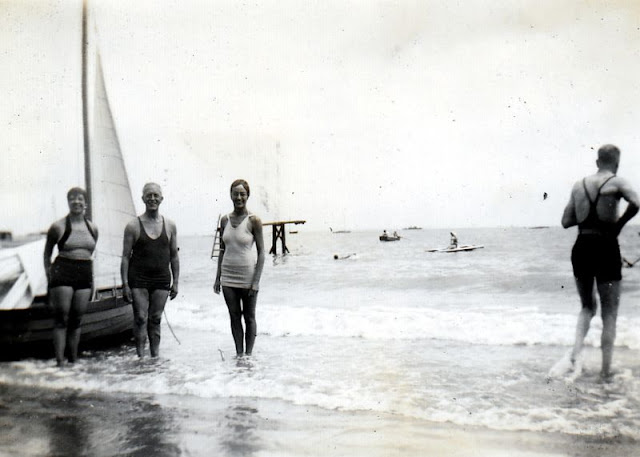 1920s: The Era When Men's and Women's Swimwears Look the Same ~ Vintage ...