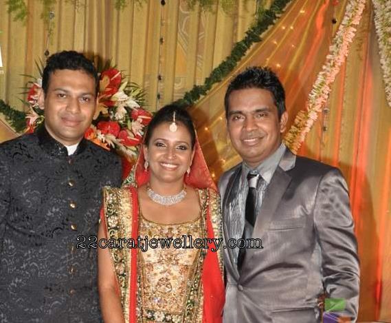 Mushtaq Sheikh's Sister in Diamond Choker - Jewellery Designs