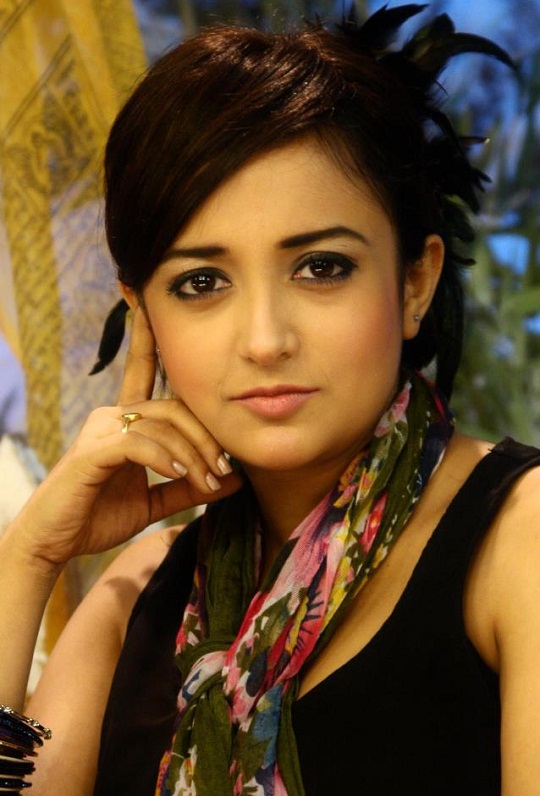 Playback Singer Monali Thakur's HD HQ Wallpapers | Hot News