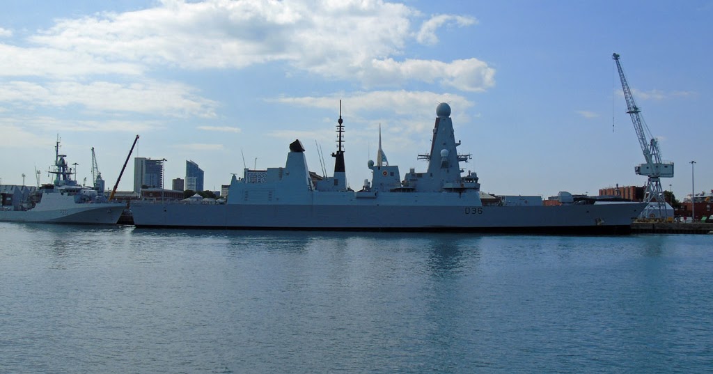 Clyde Naval Gazing: HMS Defender
