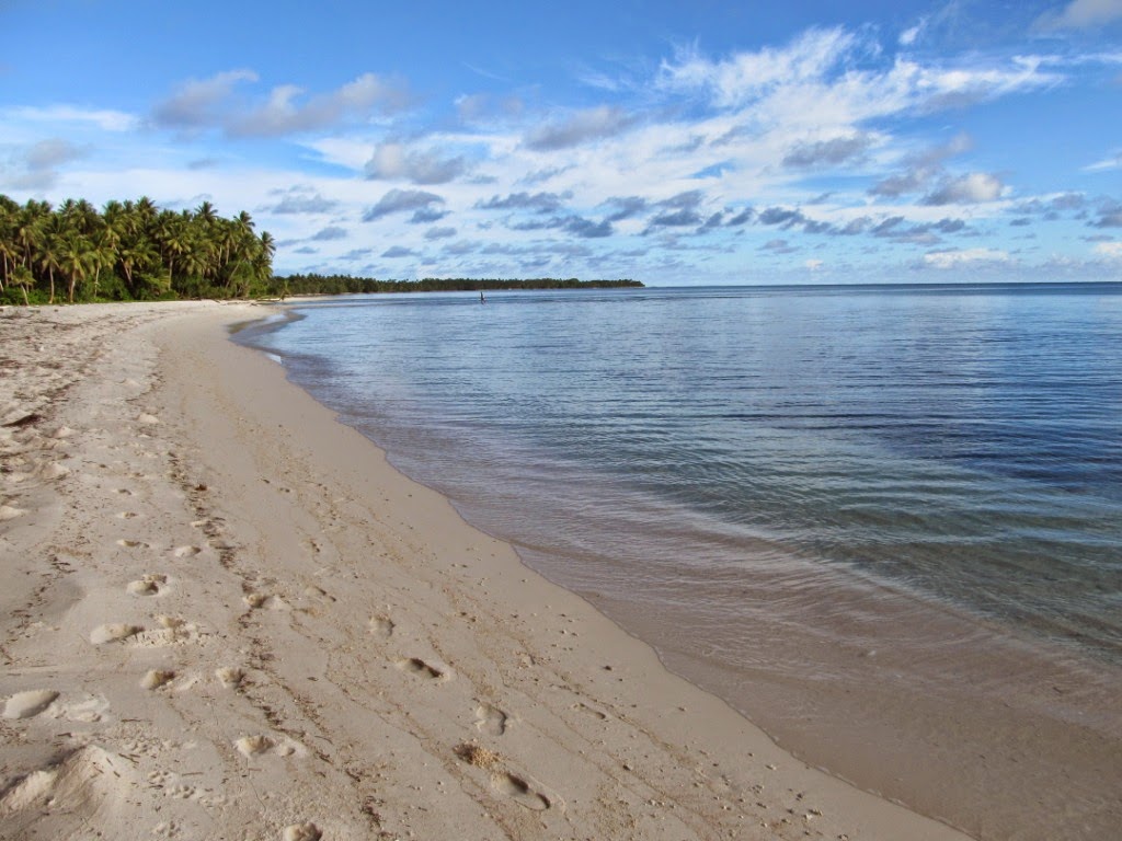 SAILING HELENA: Woleai atoll, Micronesia