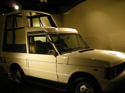 Noble y Real: De la 'sedia gestatoria' al 'papamobile'