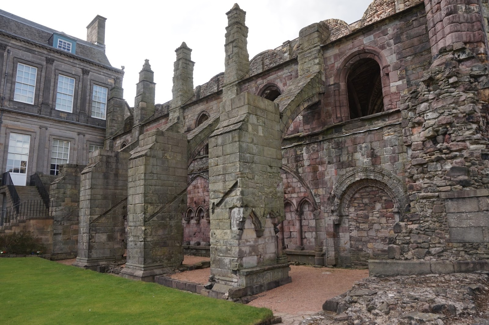 Mathematical History Tour (Plus): Holyrood: Palace, Abbey and Park