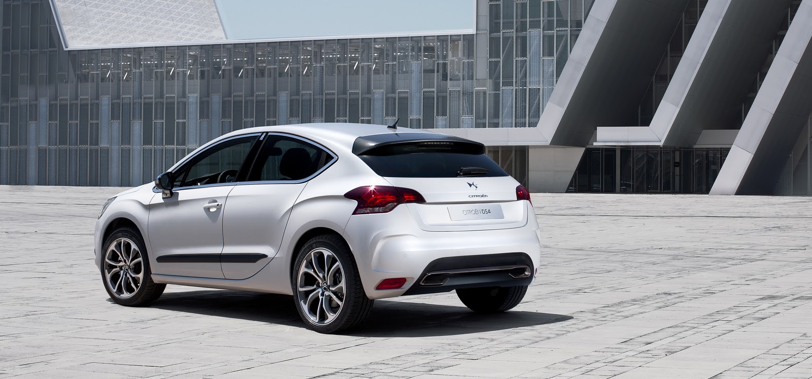 New DS World: DS4: Les photos officielles HD