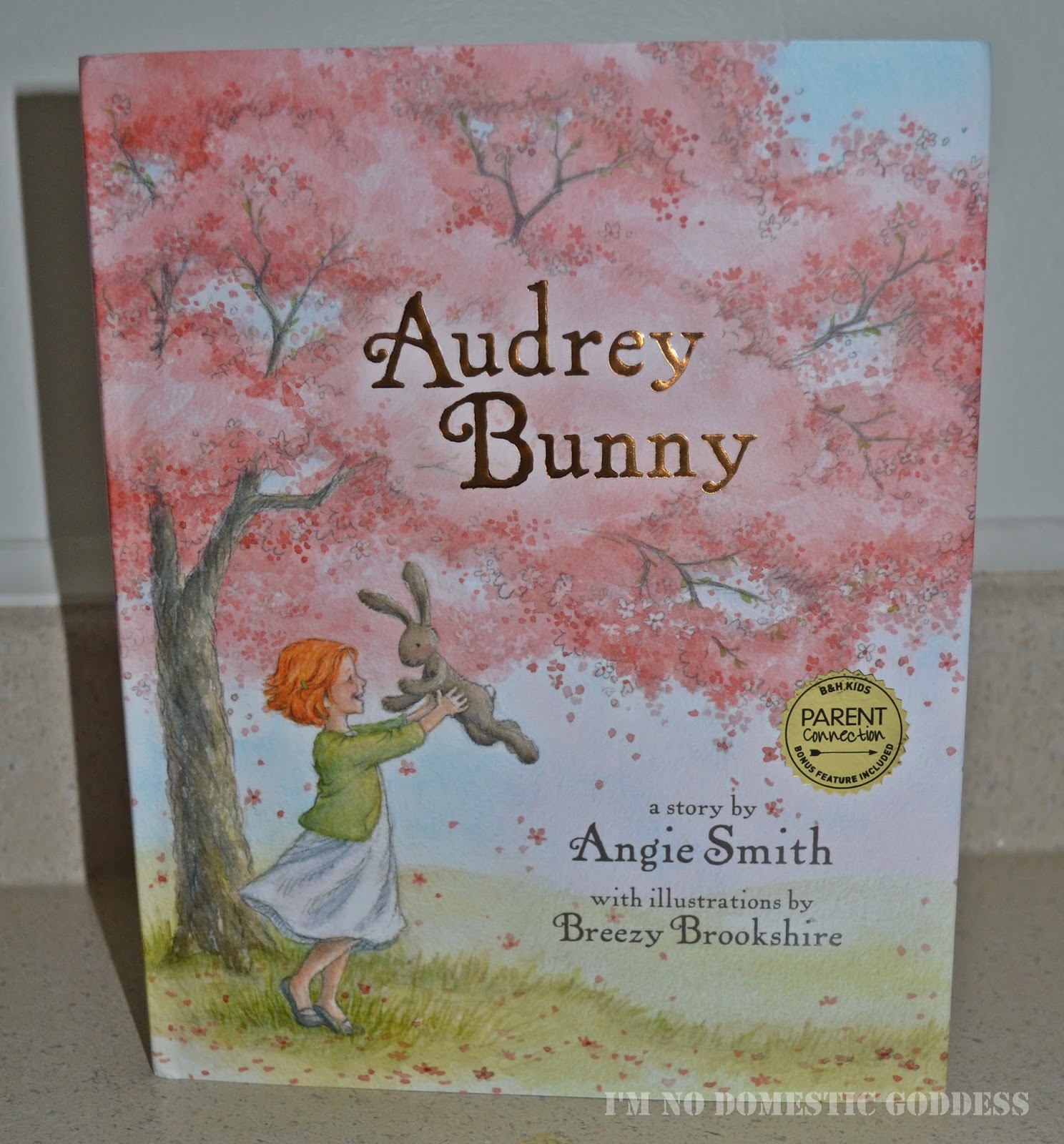 Audrey Bunny Children's Book Review and Giveaway ~ I'm No Domestic Goddess