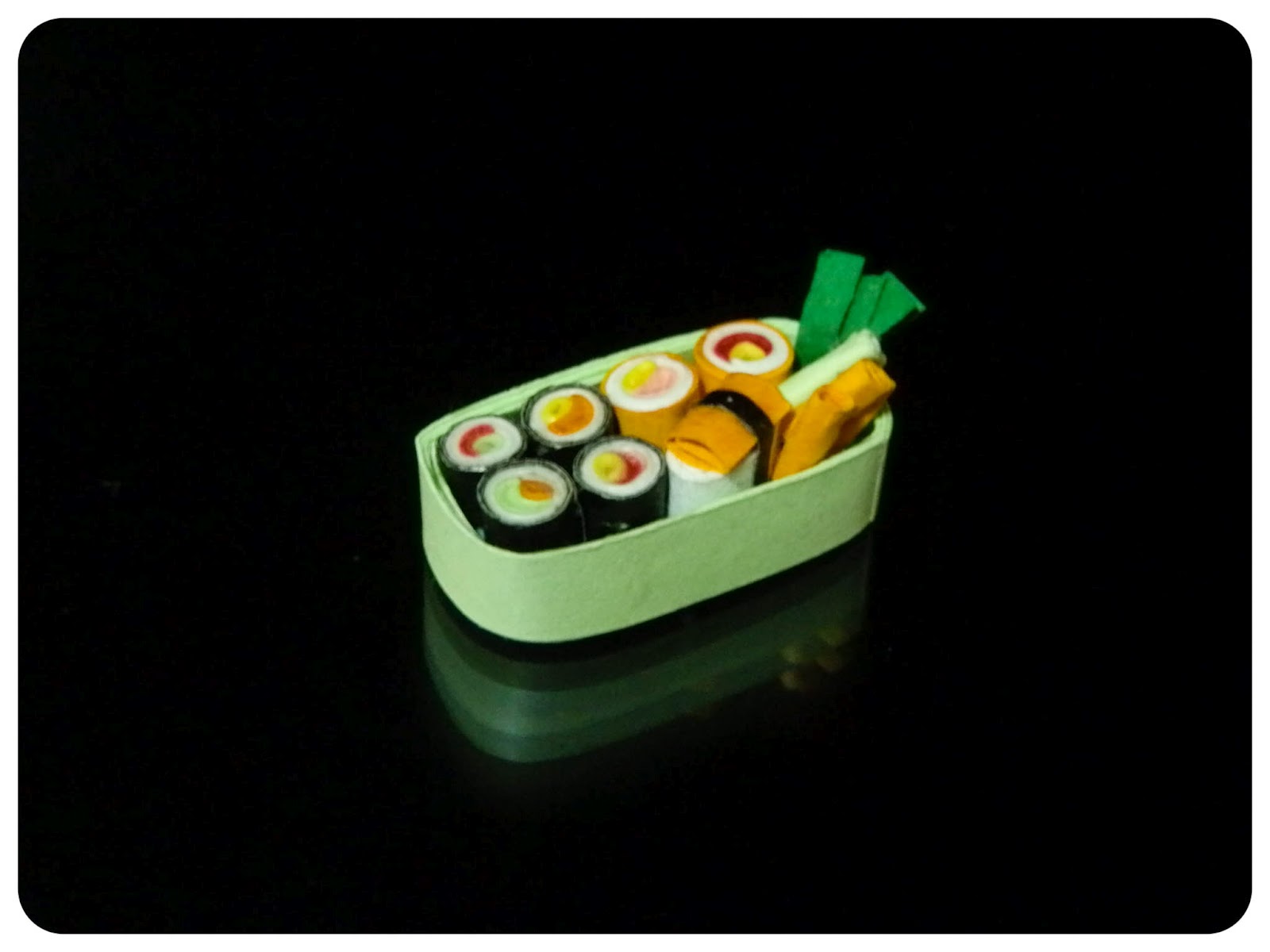 Paper Charm Creations: Miniature Sushi Box