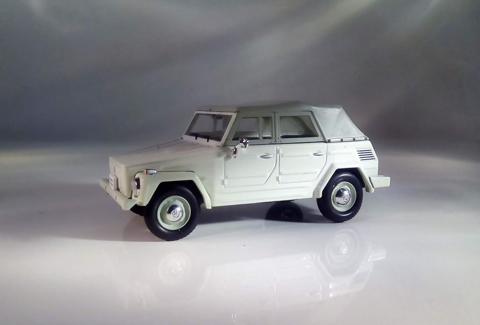 Auto GALERIA 1:18 Eddie: VW Safari (1971) --> 1/43