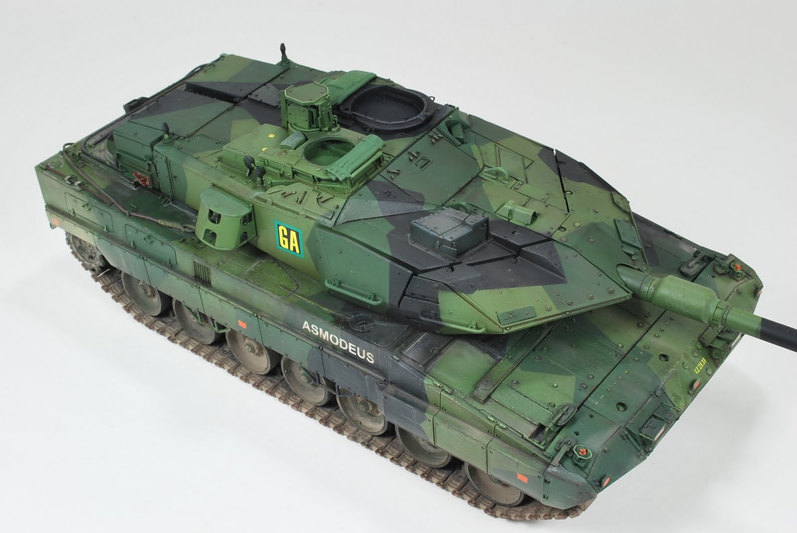 Chris Jerret modeling: Leopard (s) Strv.122 Sweden | Military vehicles ...