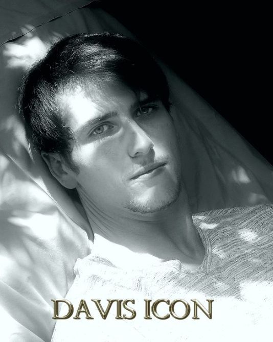 Favorite Hunks & Other Things: DAVISICON: Visible Tension