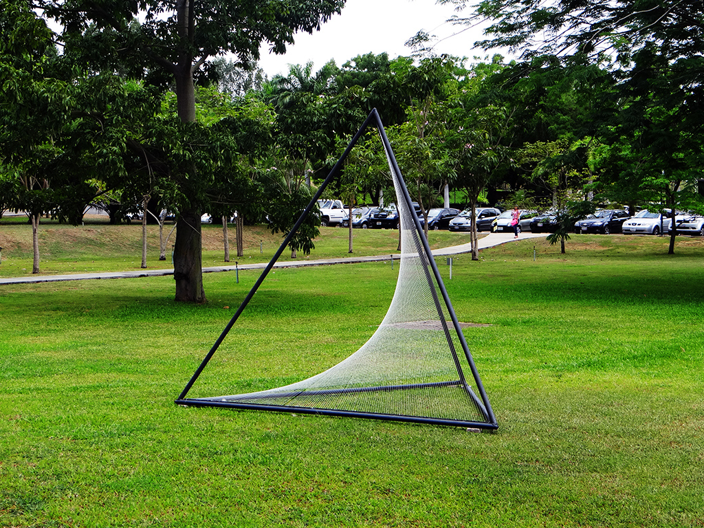 Un Punto Circular: Un paraboloide hiperbólico