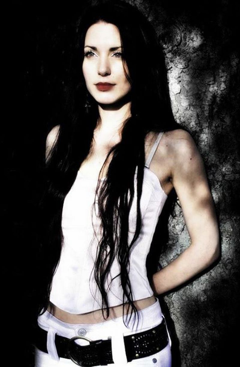 Darker Than Black, Blacker Than Hate: Fotografia: Aleah Liane Stanbridge