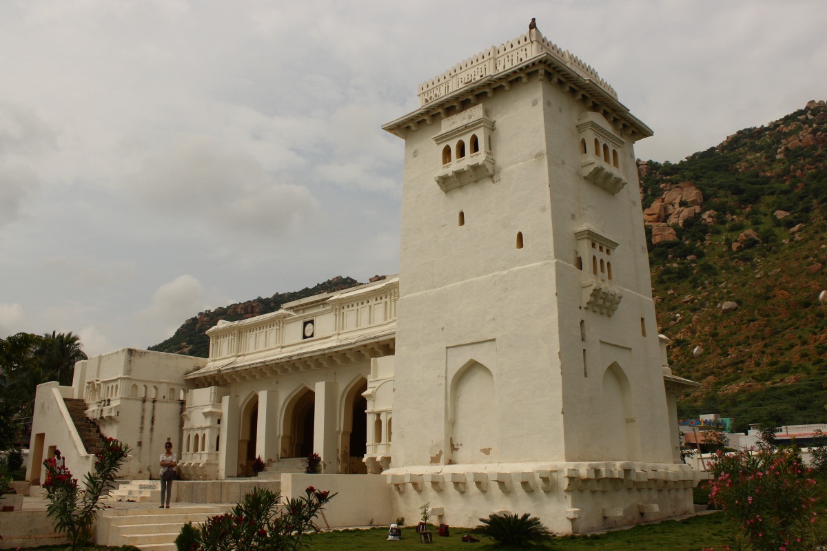 Journeys across Karnataka: Gagan Mahal, Penukonda fort