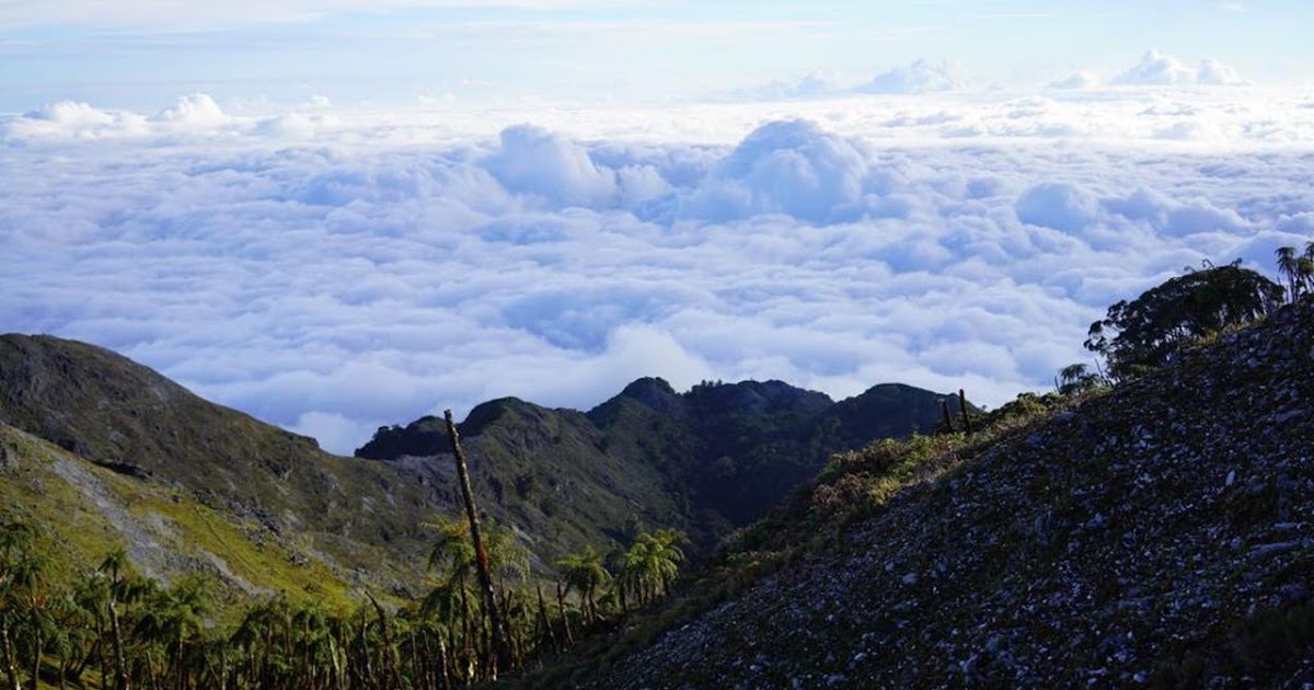 KEINDAHAN ALAM TERSEMBUNYI DI GUNUNG BINAIYA | BERITA DUNIA