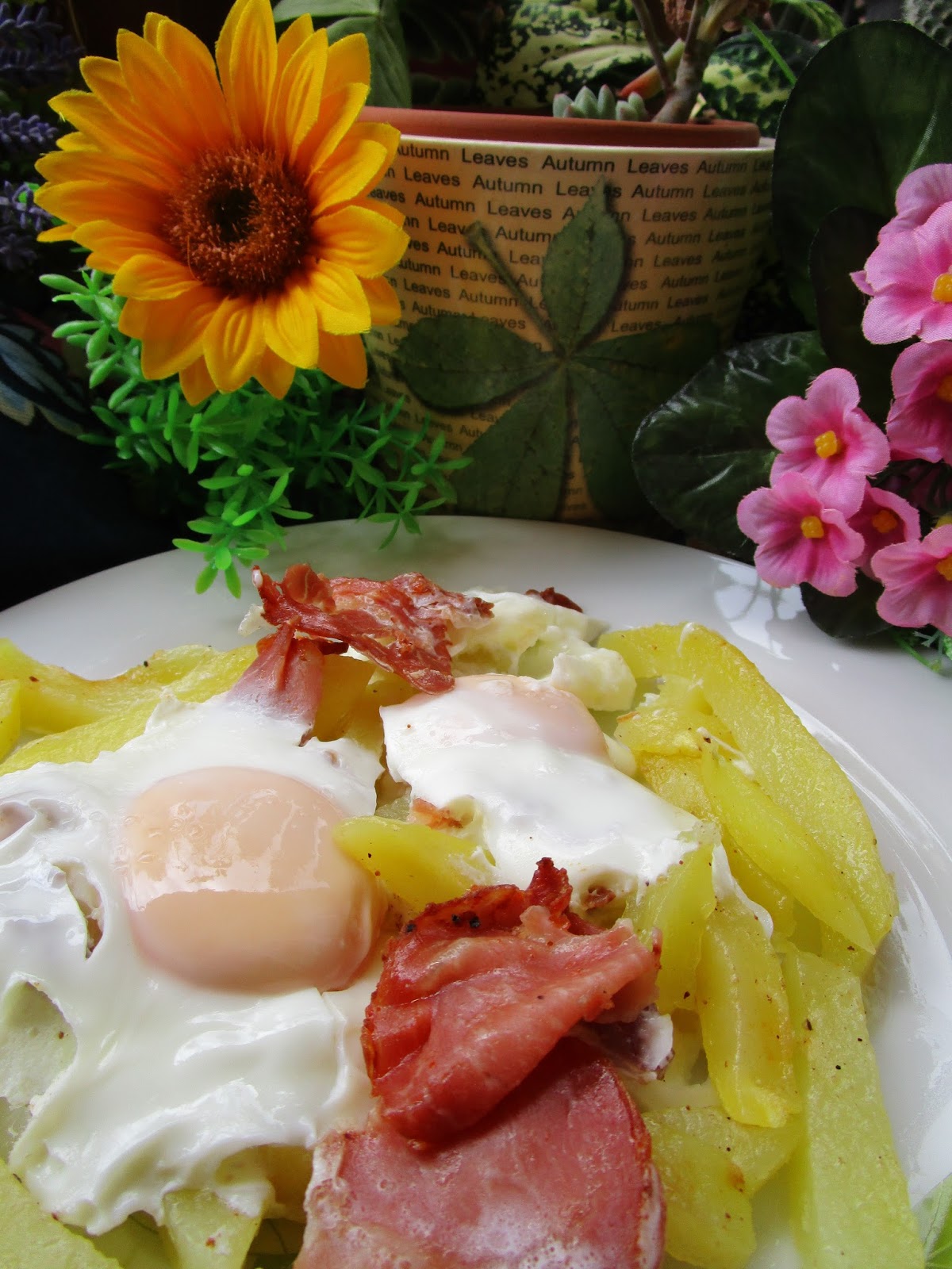 PATATAS "FRITAS" CON HUEVOS Y JAMÓN en estuche LÉKUÉ