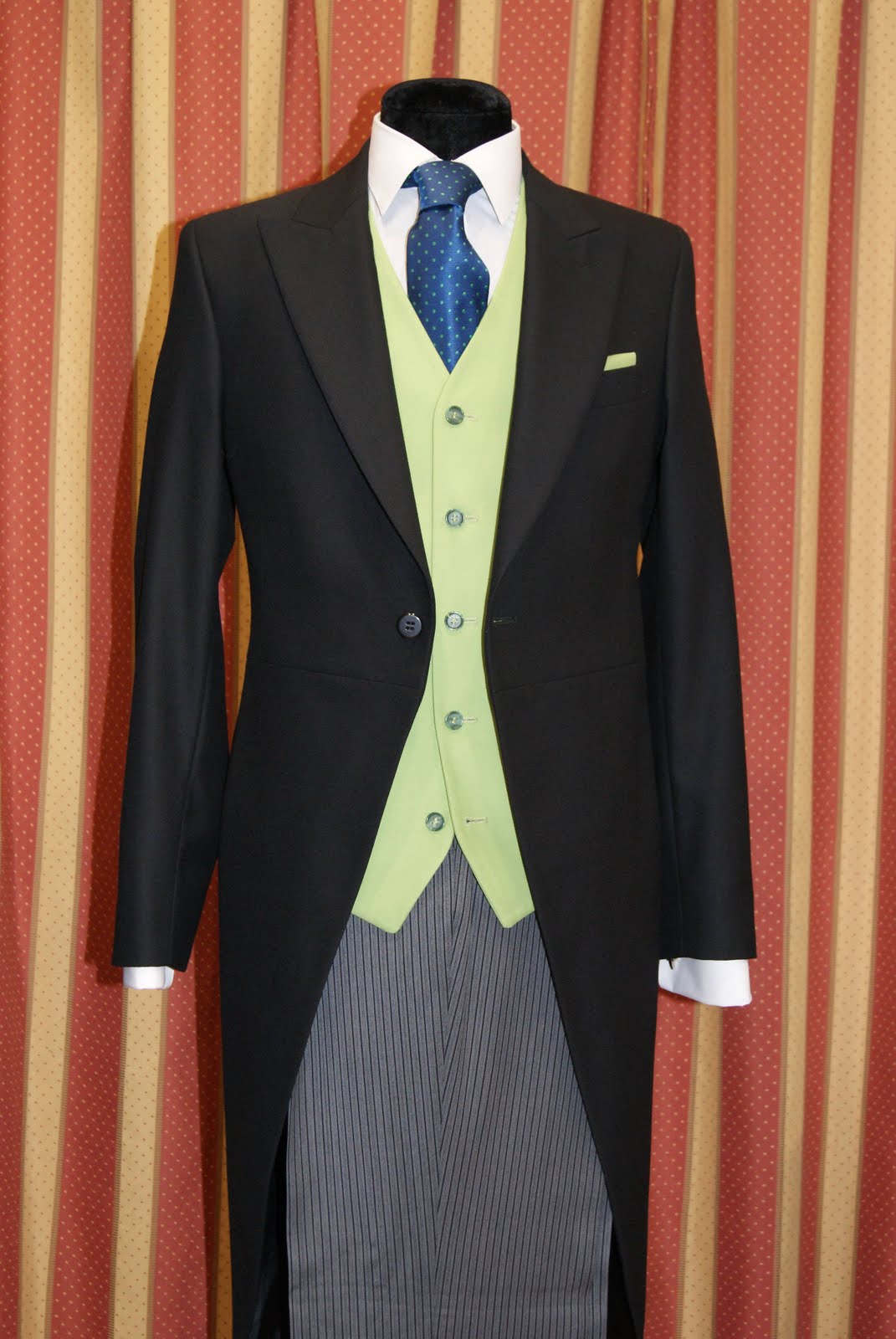 señor chaque: Nuestra colección de alquiler de smoking y chaqués