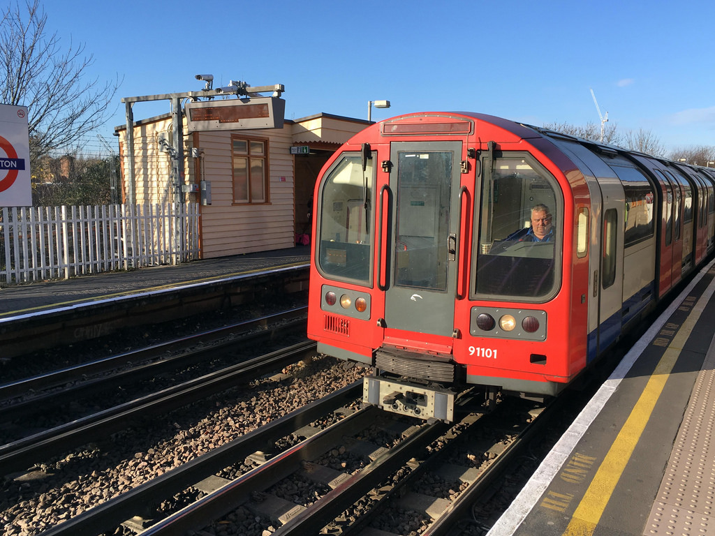British Diesels and Electrics: London Underground 1992 Tube Stock ...